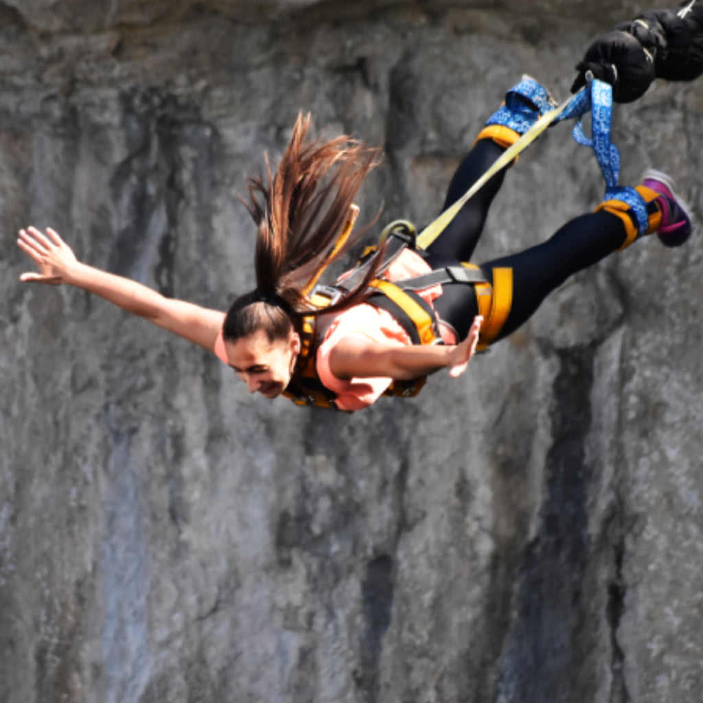 Bungee Jumping and Skydiving | For Adrenaline Seekers – GiftComeTrue.com